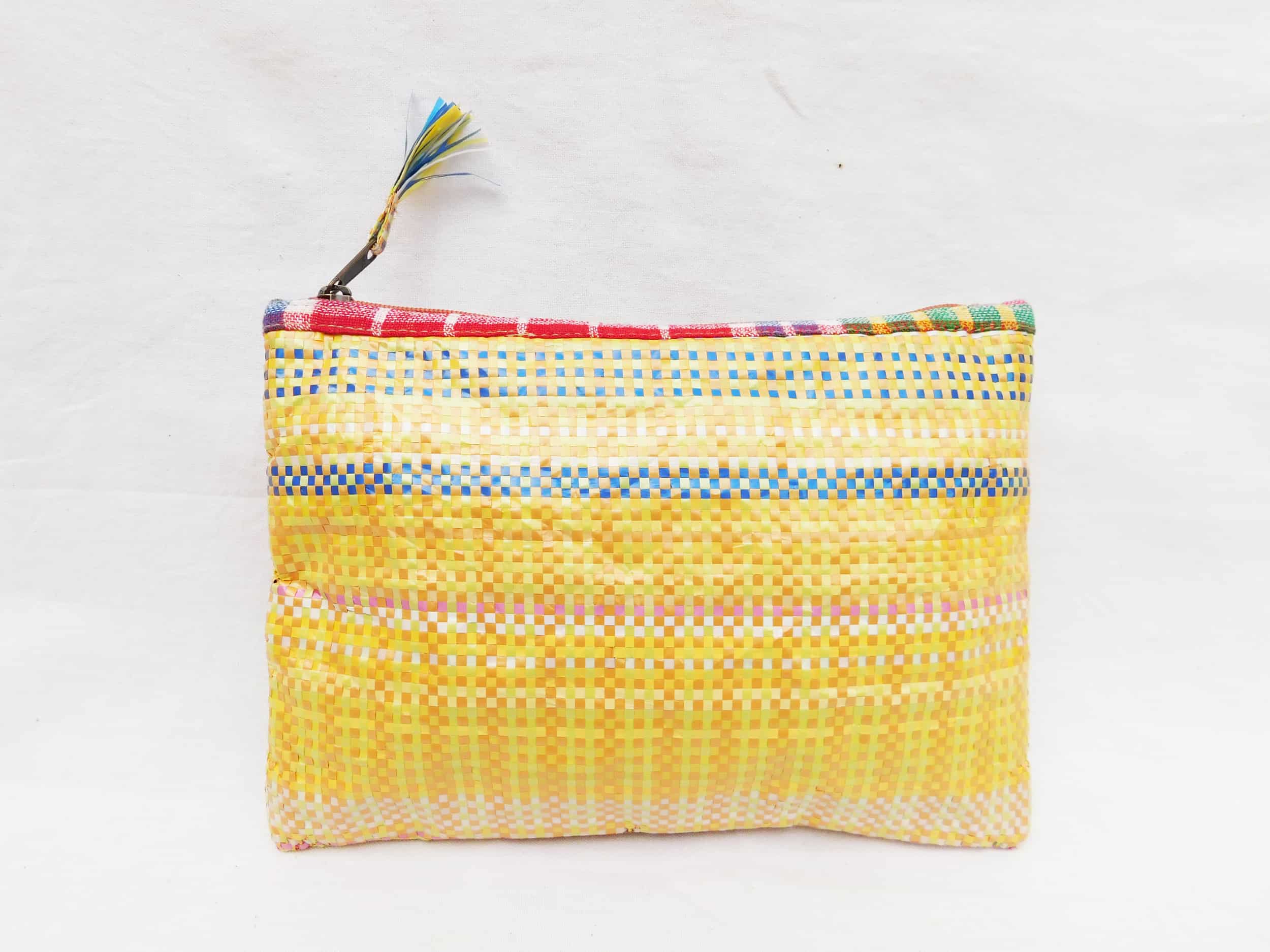 Woven plastic pouch - Sasha Association for Craft Producers